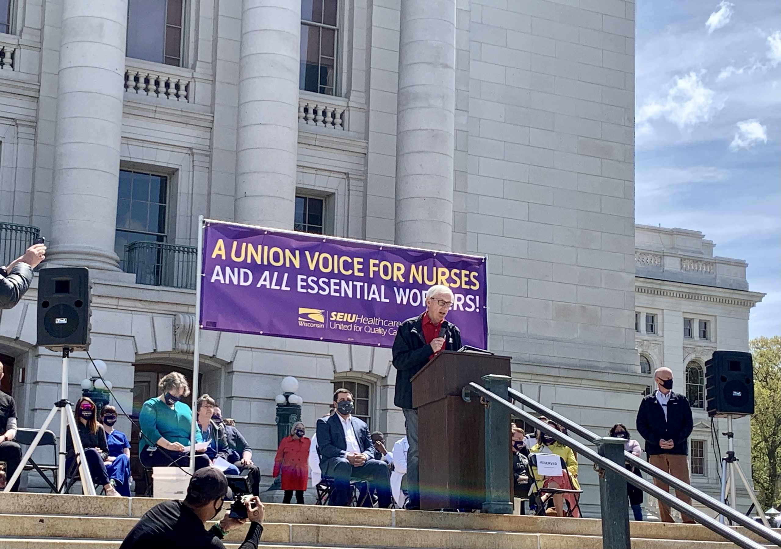 UW Nurses Vote for 3-Day Strike - WORT-FM 89.9