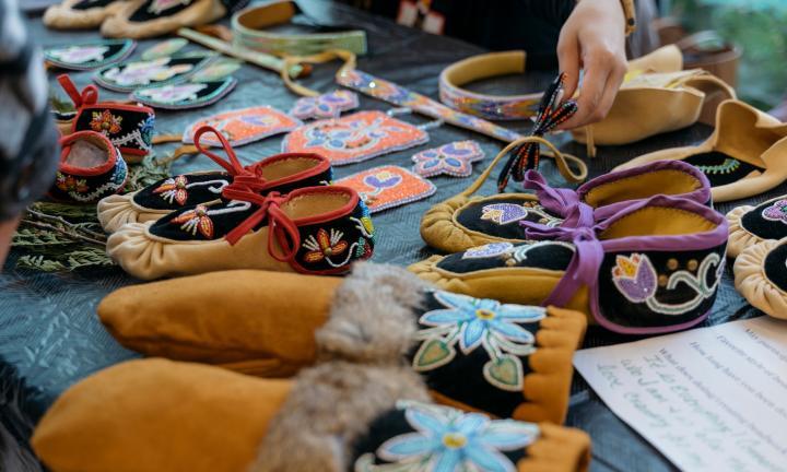 Arts Lit Lab Hosts Native Art Market - WORT-FM 89.9